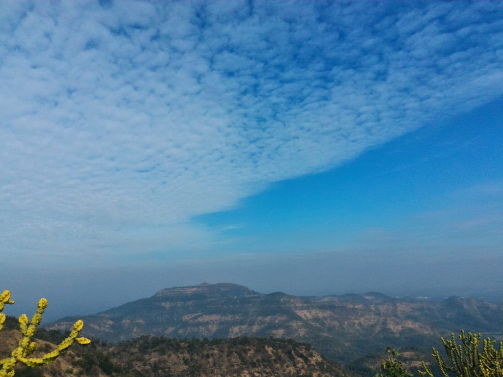 Mahuli Fort Trek - Xplore The Earth