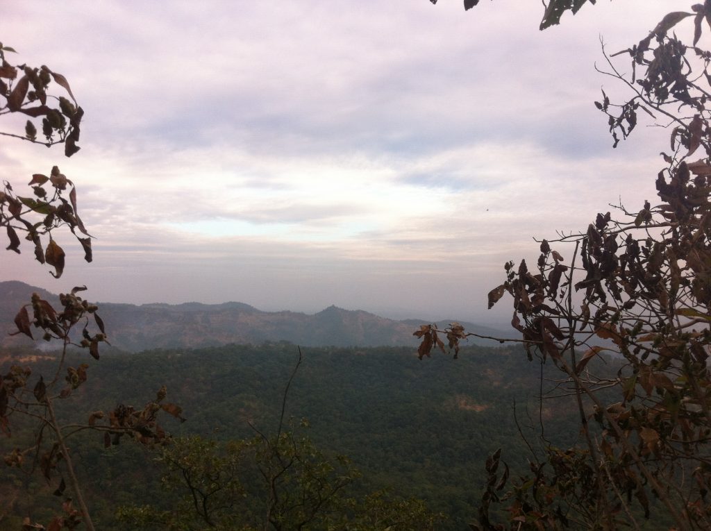 Mahuli Fort Trek - Xplore The Earth