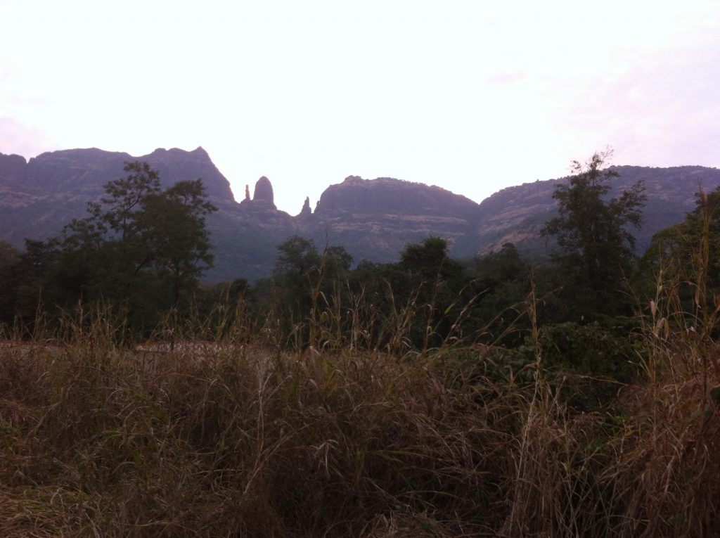 Mahuli Fort Trek - Xplore The Earth